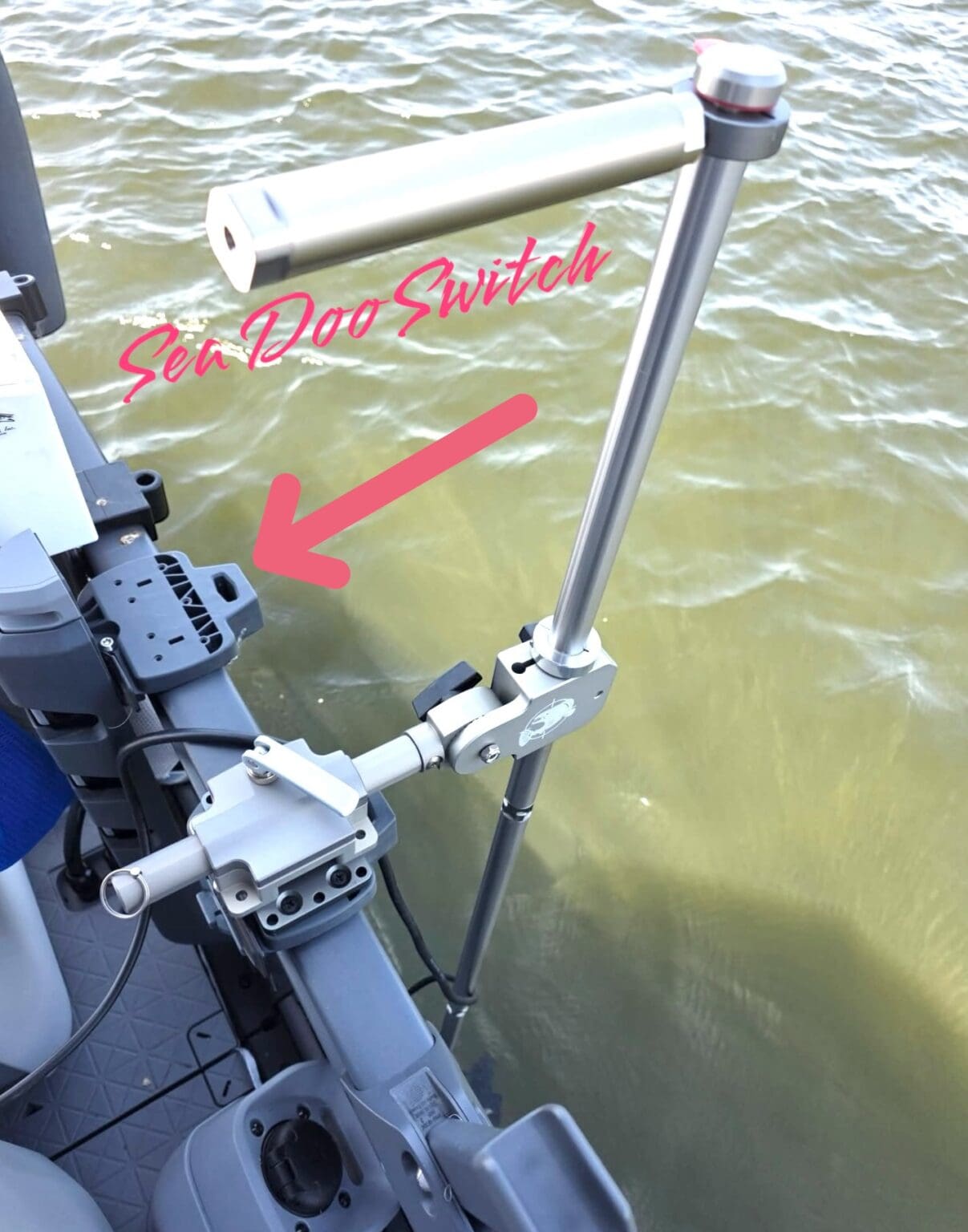 Vise Lock Live Sonar Mounting Kit for Pontoon Boats with Tilt and ...